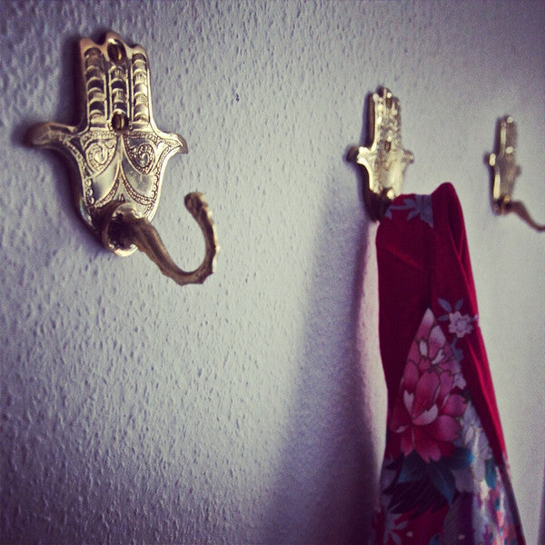 HAMSA hook medium BRASS – atelierBOEMIA